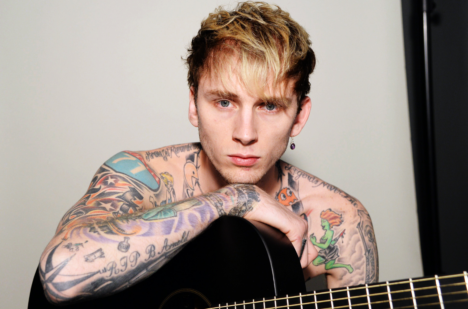 Machine Gun Kelly Simonar